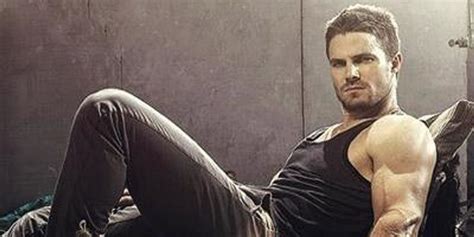 Watch Sexy Stephen Amell In Arrow Trailer