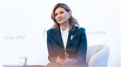 Олена Зеленська у Дніпрі взяла участь у нараді «Воєнна дипломатія стійкість зброя перемога