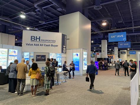 The Scene At ICSC In Las Vegas Commercial Observer