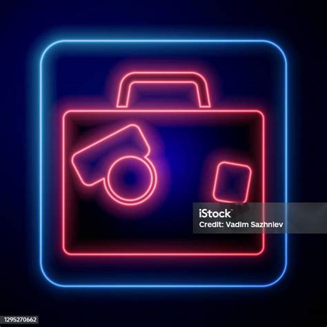 파란색 배경에 고립 된 여행 아이콘을위한 빛나는 네온 가방 여행 수하물 표지판 여행 수하물 아이콘 벡터 가방에 대한 스톡 벡터 아트 및 기타 이미지 Istock