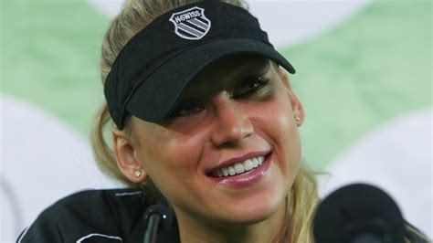 What Anna Kournikova Eats In A Day