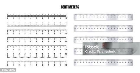 길이 또는 높이를 측정하기 위한 검은색 센티미터 스케일이 있는 사실적인 금속 눈금자 분할이 있는 다양한 측정 스케일 눈금자 줄자 표시 크기 표시기 벡터 그림 검은색에 대한