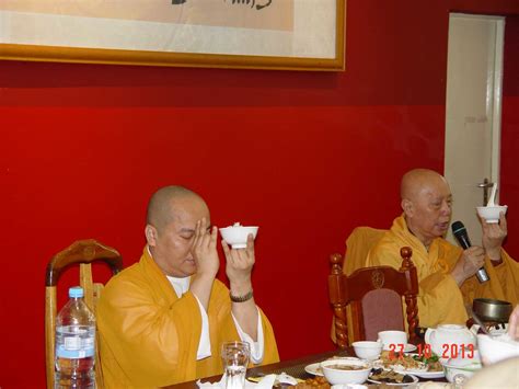 Nhưng Hinh Anh Khoa Tu Bat Quan Trai Ngay 26 27 10 2013 Phân 2 PHATHUE BLOGSPOT COM