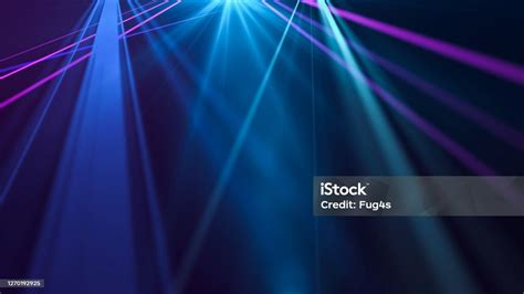 상단에서 추상파란색과 보라색 레이저 빛 복사 공간 제품 배치 배경 3d 렌더링 3차원 형태에 대한 스톡 사진 및 기타 이미지 3차원 형태 개념 광선 Istock