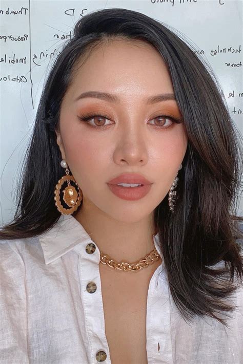 25 Neutral Makeup Looks To Try Neutral Makeup Look Warm Tone Makeup Makeup Looks