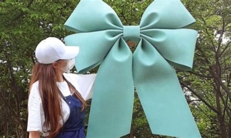 주문제작행사장리본 이벤트리본 포인트소품 코엑스 초대형리본 가게꾸미기 매장오픈리본장식 백화점디스플레이 콘서트공간디자인 왕리본