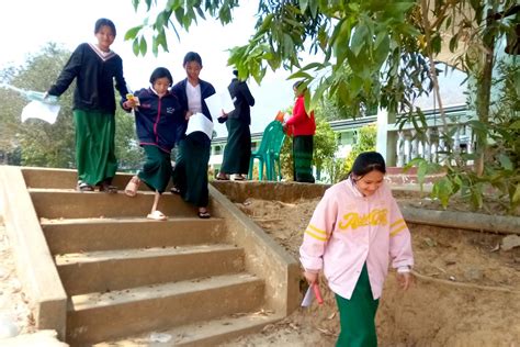 ကွမ်းလုံမြို့၌ ၂၀၂၂ ၂၀၂၃ ပညာသင်နှစ် တက္ကသိုလ်ဝင်တန်းစာမေးပွဲ၌ ဘာသာရပ်များအားလုံးကို ဖြေဆိုပြီးဖ