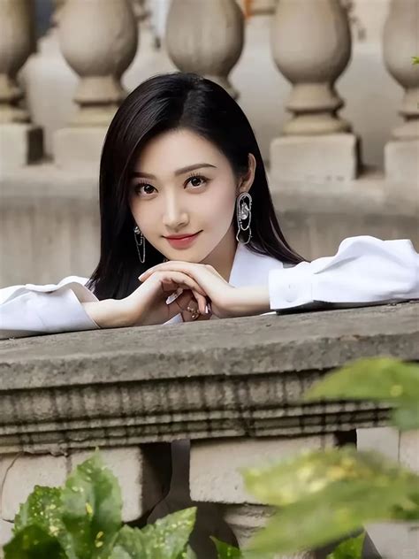 景甜整容翻车昔日女神变样引热议