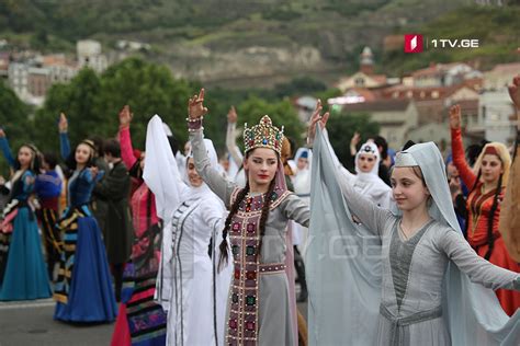 ეროვნული სამოსის დღე საქართველოში [ფოტო] 1tv