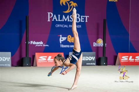 ХУДОЖЕСТВЕНА ГИМНАСТИКА И СРОДНИ СПОРТОВЕ • Виж темата Бояна Стоянова