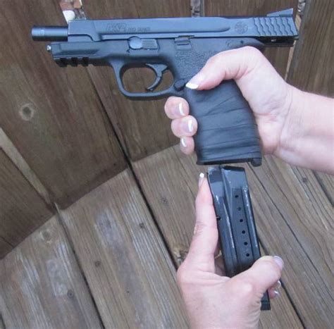 Pistol Reloads Methods Considerations And Magazine Tips Usa Carry