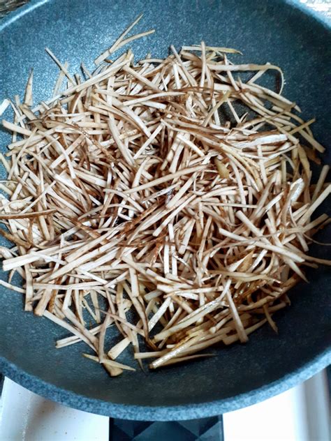 아삭아삭 고소한 우엉호두조림