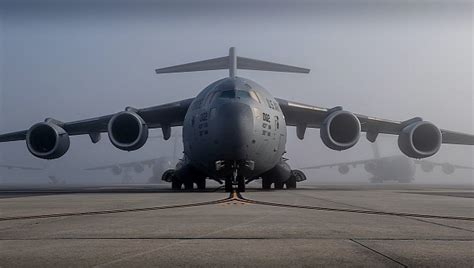 There Are Actually Four C 17 Globemasters In This Usaf Pic Ready For