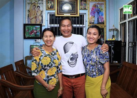 လူရွှင်တော် ဟာသ သရုပ်ဆောင် စူပါဘဲတော ရဲ့ Open Door မှ ပုံရိပ်များ