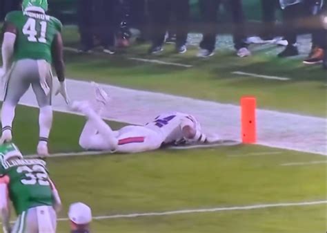 Eagles Star Nicholas Morrow Gets Away With Blatant Cheap Shot On Bills Wr Stefon Diggs As Nfl