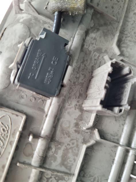 Можно ли подключить штатный микрофон Ford S Max к китайской магнитоле Mekede M6 Pro — Ford S