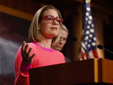 Arizona Sen Kyrsten Sinema Leaves Democratic Party Registers As An Independent Npr
