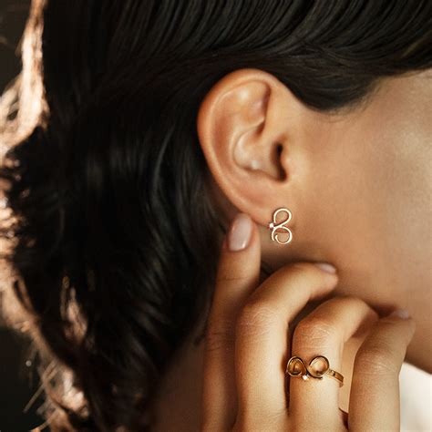 ოქროს საყურე უსასრულობა Zarapkhana