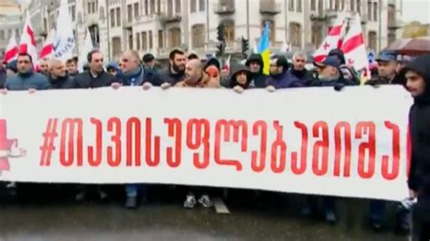 რა ხდება ამ წუთებში მიხეილ სააკაშვილის მხარდამჭერ აქციაზე პირდაპირი