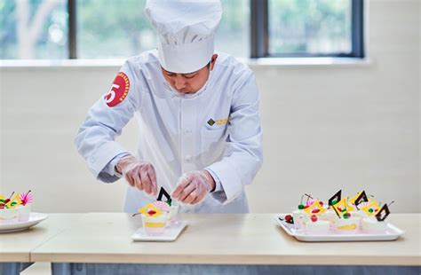餐饮服务 武汉市万吉物业管理有限公司