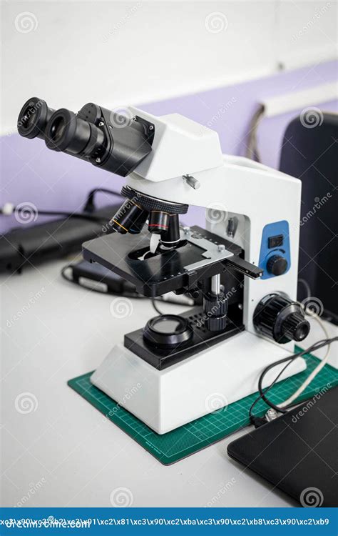 Professional Laboratory Microscope For Analysis Magnification Device
