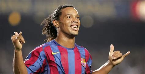 Ronaldinho Footballer Facts Life Ronaldinho Biography