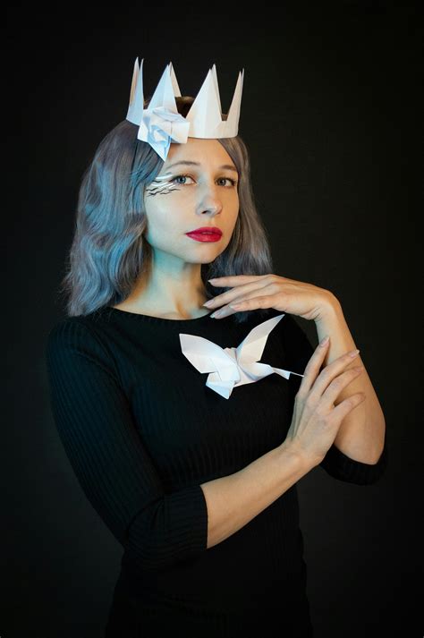 2 가벼운 개념 검은색 검은색 오리지미 새 균형 그림자 날개 다우 단순함 대조 더블 두 마리 두려움 듀얼 오리지미 모순 미니멀 미니멀리스트