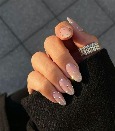 Chrome Details French Tips And 18 More Trendy Designs For Short Almond