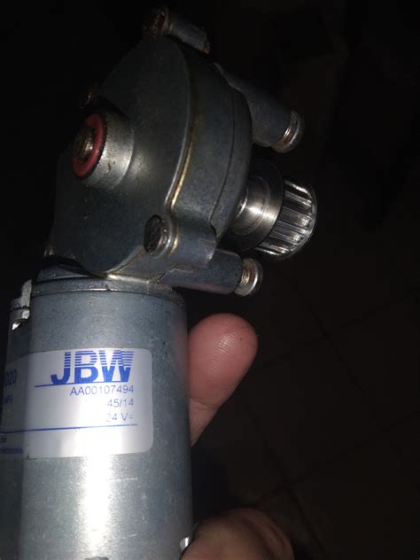 Tb6612fng Qui Craméle Composant Jaune Soudé Page 2 Français