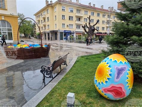 Културни институти и училище ще се включат в традиционното боядисване на яйца на Велики