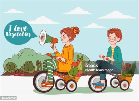 정원에서 자전거를 타고 신선한 야채를 가진 귀여운 소년과 소녀 메가폰으로 외치는 재미있는 소녀 여름 시간 스톡 일러스트레이션 건강한 생활방식에 대한 스톡 벡터 아트 및 기타