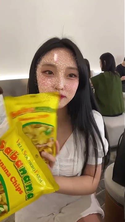 친구에게 여행 기념 선물로 바나나를 받은 기영이 Youtube