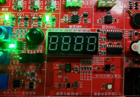 【驱动开发】led灯的亮灭——通过字符设备驱动的分步实现编写led驱动，实现设备文件和设备的绑定字符设备驱动 Led 双色灯 Csdn博客