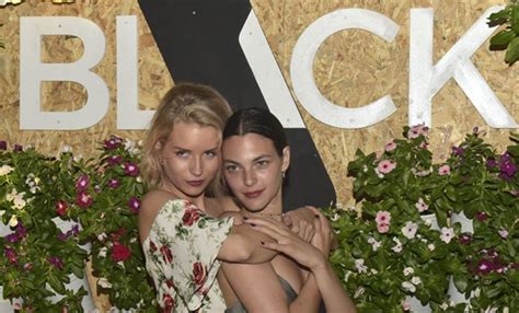 Публичные появления { Events Lottiemoss Vittoriaceretti } Лотти и Виттория на вечеринке