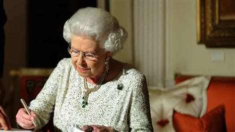 هنا لبنان على مدار 70 عاما رسائل بين إليزابيث وامرأة لم تلتقها أبدا