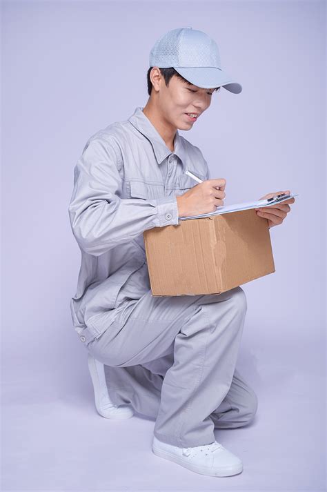 快递配送员快递小哥照片商业摄影图片人物照片jpg下载 编号 设图网