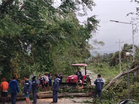 Opong Batters Oriental Mindoro Triggers Flooding Mass Evacuations Philippine Information