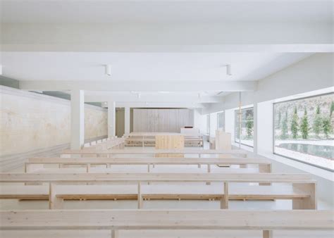 Site Specific Arquitectura Converts Warehouse Into A Chapel