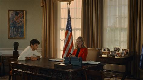 Червоний білий та королівський синій фільм 2023