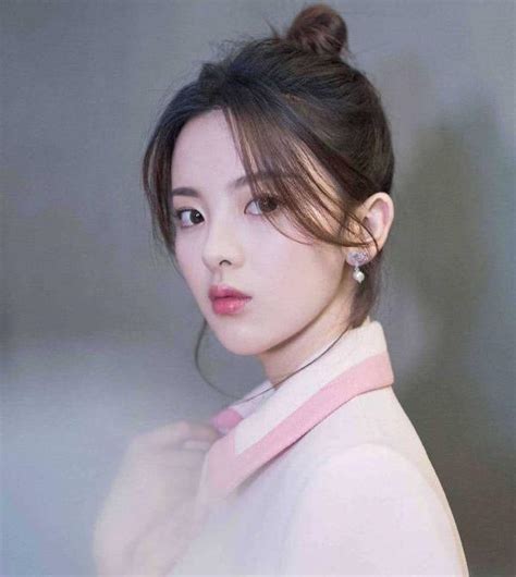 杨超越第一部参演电视剧预告，高清电视剧镜头下杨超越侧脸太虐了实力