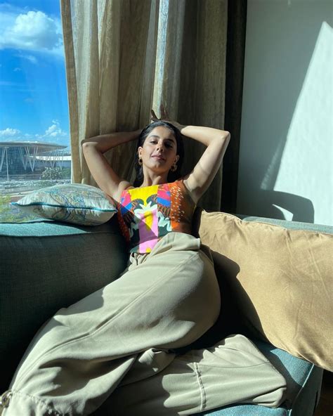 Tabassum Fatima Hashmi Aka Tabu Exposing The Dusky Clean Put Rbollyarm