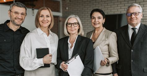 Psychology Says Working Class People And Wealthy People Define Success