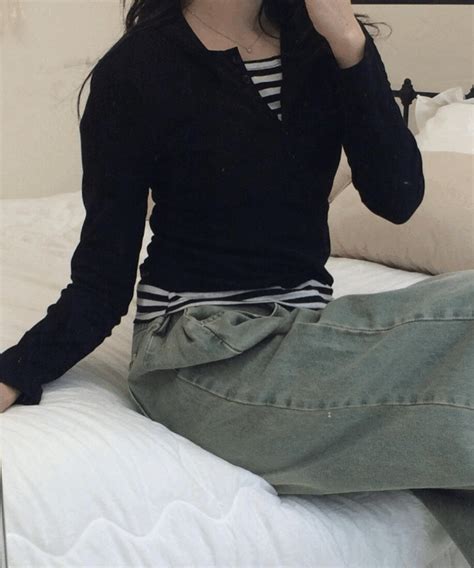 [슬림핏 일체형🖤] 단가라 스트라이프 레이어드 버튼 라운드넥 긴팔티셔츠 에이블리