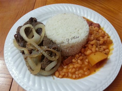 Arroz Con Habichuelas Y Bistec