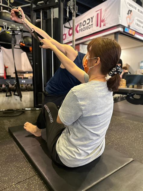 2025高雄銀髮族健身房｜教練親切、專業度極高【ok Body Project 左營店】評估身體狀況安排適合的高雄銀髮族健身課程｜帶媽媽、阿嬤一起來高雄銀髮族健身房開心運動！ 丸皮妹