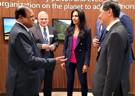 නිව්යෝක් ගිය ඇමති සුසිල් ගේට්ස් පදනමෙන් සහය ඉල්ලයි