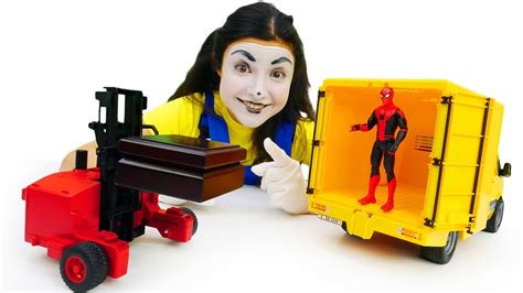 Машинки для детей детское видео про игры в строительные машинки Человек Паук и доставка груза