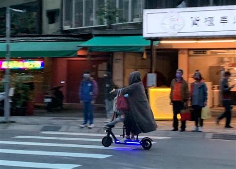 「電動滑板車」歸類為慢車、不得上路！ 新北市交通局：違者最高罰3600元 中天新聞網