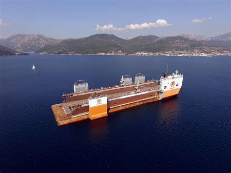 Ship Photos Of The Day Dockwise Vanguard Loads Floating Dry Dock