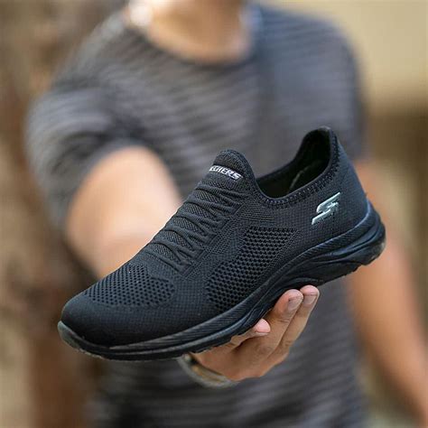 لیست قیمت کفش اسکیچرز و معرفی جامع این برند